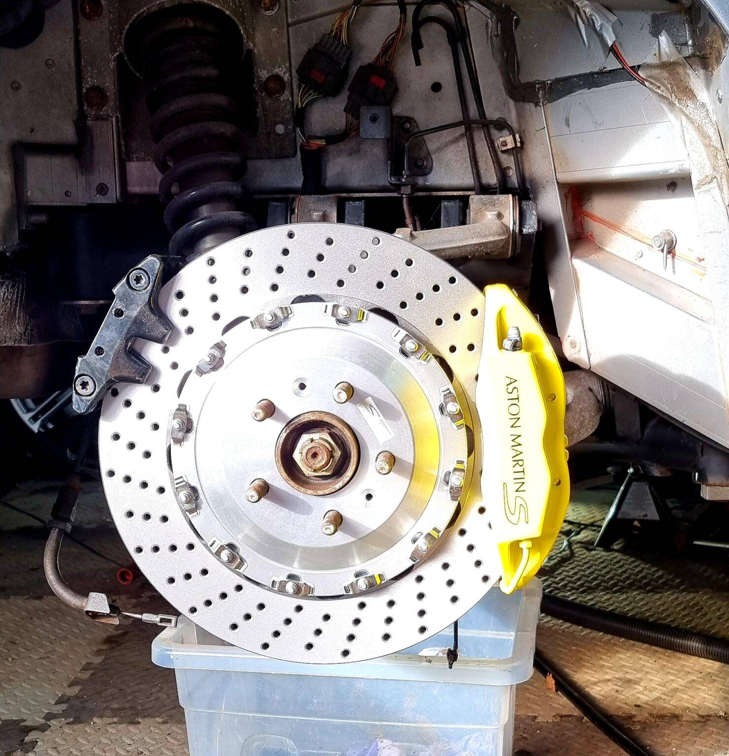 Aston Martin DB9 Upgraded Brakes