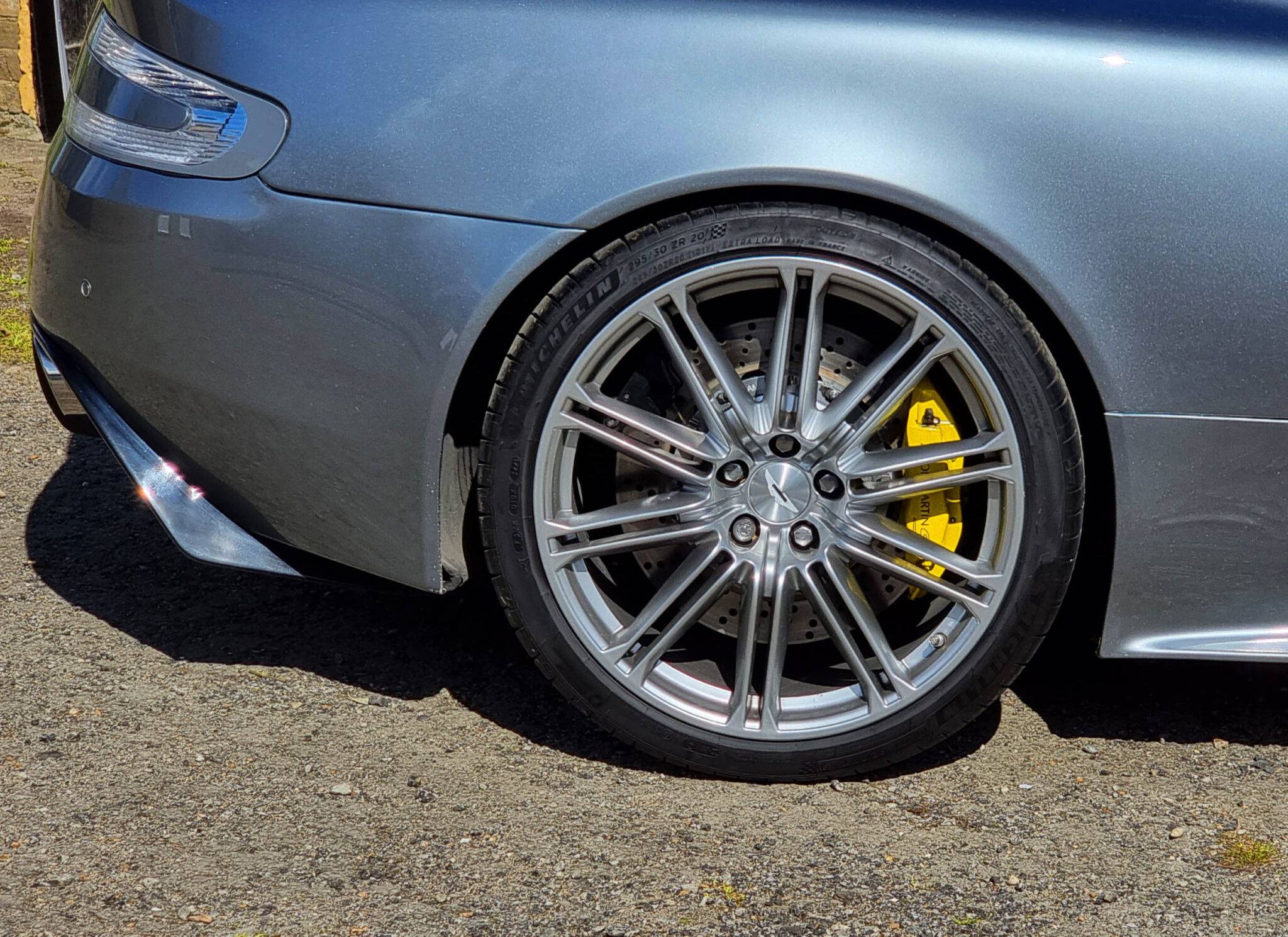 Aston Martin DB9 Upgraded Brakes