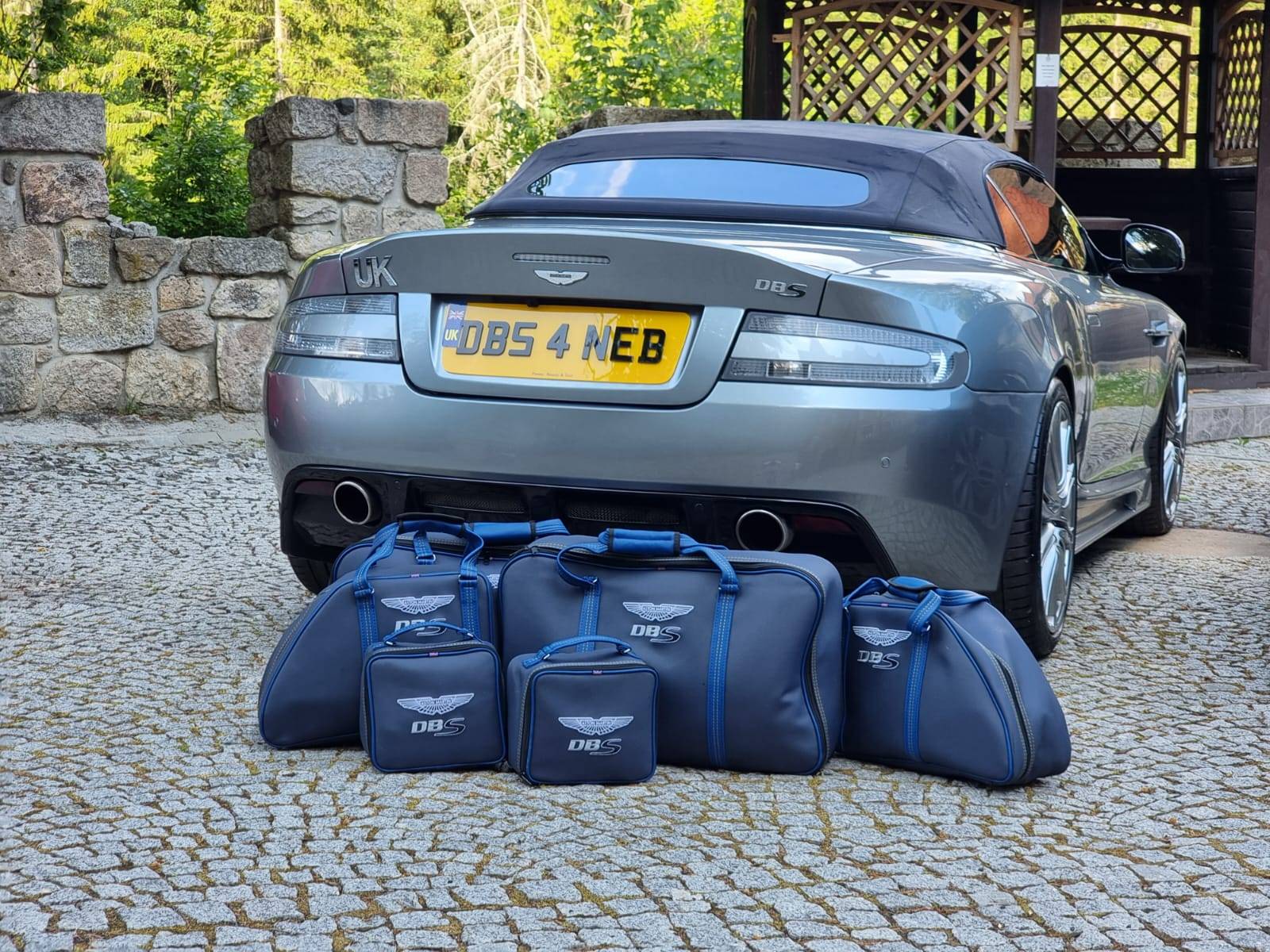 Aston Martin DB9 Bespoke Luggage